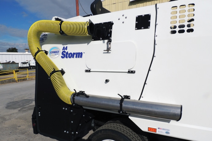 Schwarze A4 Storm Regenerative Air Sweeper - KOR